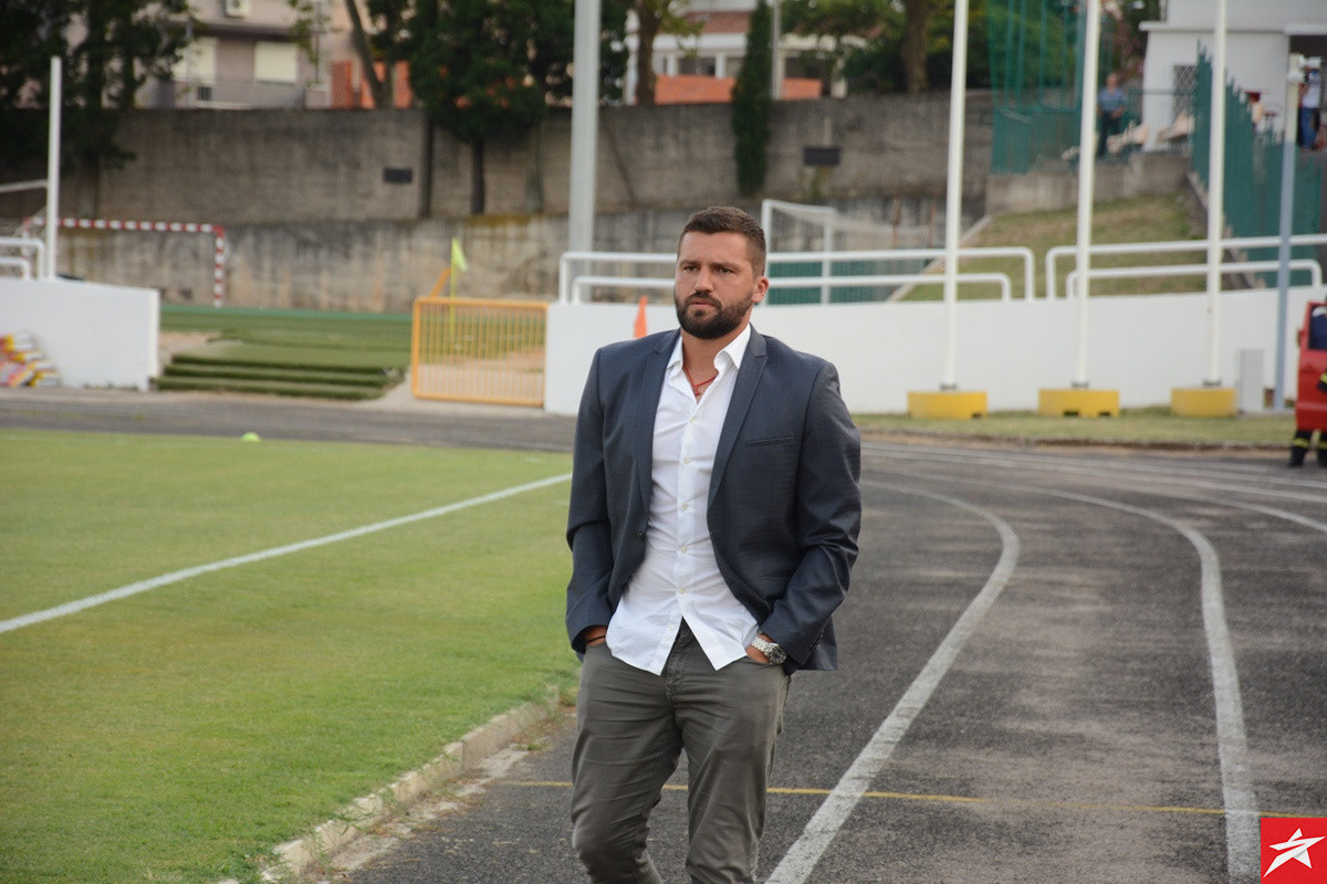 Boris Savić napustio kormilo Zvijezde 09! - SportSport.ba Boris Savić napustio kormilo Zvijezde 09! - SportSport.ba